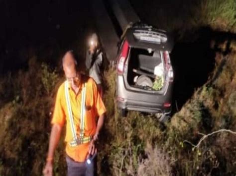 Azamgarh Road Accident On Purvanchal Expressway आजमगढ़ में पूर्वांचल