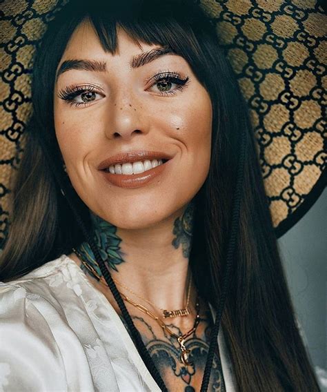 Chipmunk Gets New Hat Face Narsissist Tinted Moisturiser Urbandecaycosmetics Beached