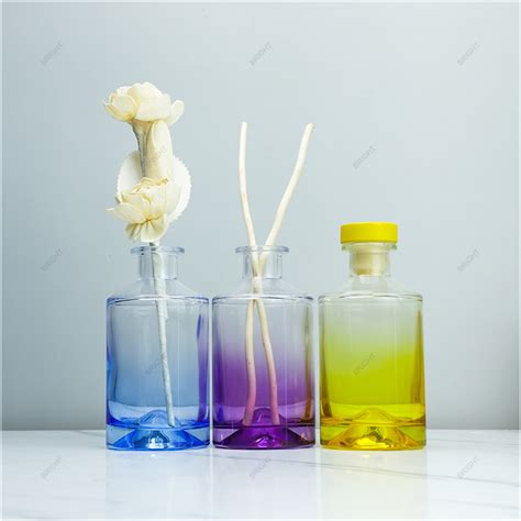 Round 200ml Gradient Color Reed Diffuser Glass Bottle With Cap Sticks Luxury Diffuser Bottles