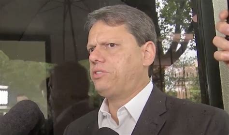 Tarcísio irá avaliar eventual convite a ministros para seu secretariado