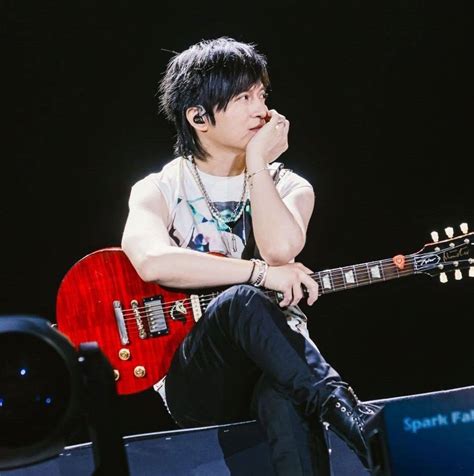 生命有一種一定 是一定要愛五月天 繼續愛下去🩵 屬於你的命中注定 是屬於五月天的命運 團長大人的好歌怎麼偷偷拿給家家唱？ 每首歌都有他的