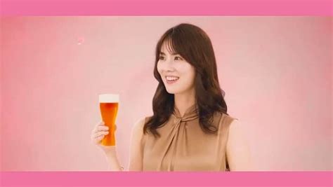 安座間美優さんのインスタグラム動画 安座間美優instagram「🍻🌸 「ザ・ドラフトいちばん桜」新cmに出てます！ 沖縄の桜が入った