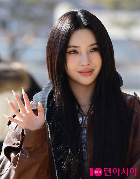 Ten포토여자아이들 소연 점점 더 이뻐지네 텐아시아