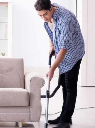 Husband Demands Wife Do More With The House Chores Was He Wrong Arnienicola