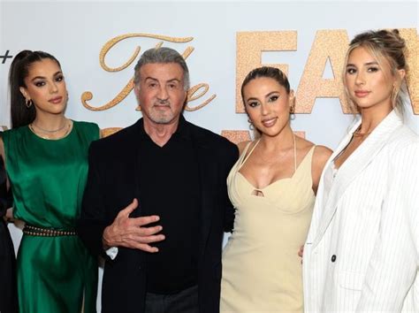 シルヴェスター・スタローン、娘たちが恋人に送った「別れのメール」を代わりに書いていた Frontrow