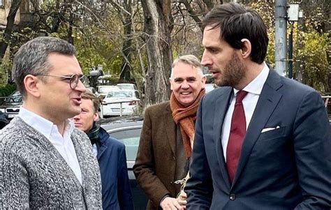 Говорили про перспективи України в НАТО Кулеба провів розмову із нідерландським колегою