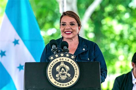Presidenta De Honduras Y Delegación De La Oea Arriban El Fin De Semana