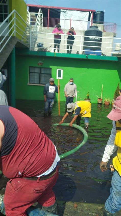 Impresionante Fuga De Agua Inunda Calles Y Viviendas En Tultepec La