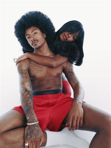 Rihanna Sensual Y Atrevida En Campaña De Lencería De San Valentín De