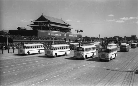 国庆前夕，回首新中国70年阅兵珍贵摄影作品 知乎