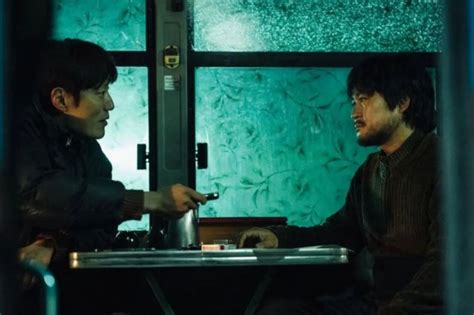 燒腦驚悚，遠超預期，這部剛上線就榮登netflix日榜前十的韓劇《惡緣》果然很出彩！