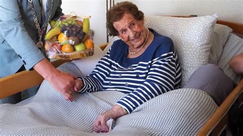 Oudste Inwoner Van Bunschoten Blaast 104 Kaarsjes Uit Nieuws Uit