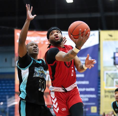 Five Defeat League Leading Titans Keep Playoff Hopes Alive Sudbury Star