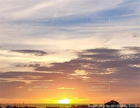 オレンジと青の写真・画像素材 Snapmart（スナップマート）