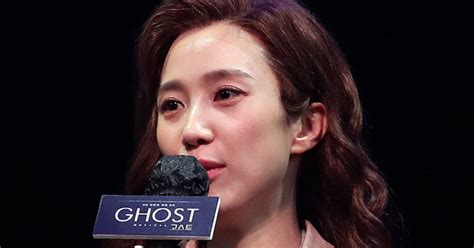 [포토]인사말하는 배우 박지연
