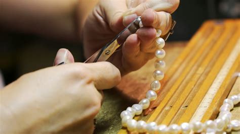 Cómo usar el alambre del pan en la joyería si los tiras los estás desperdiciando Salud