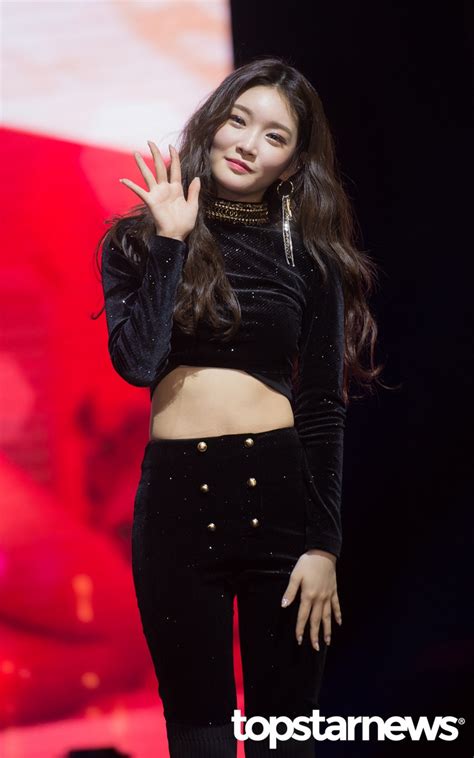 [hd포토] 청하 ‘예쁨에 귀여움은 덤 최시율 기자 톱스타뉴스