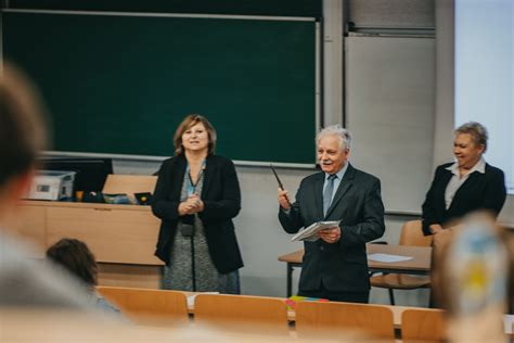 Olimpiada Chemiczna na UWr Uniwersytet Wrocławski