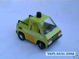 Где купить игрушечное авто с поворотными колесами?