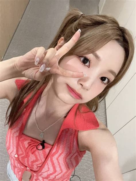 Rocket Punch Community Posts 셀카가 와르르🐶 Forever Girl Rocket Punch
