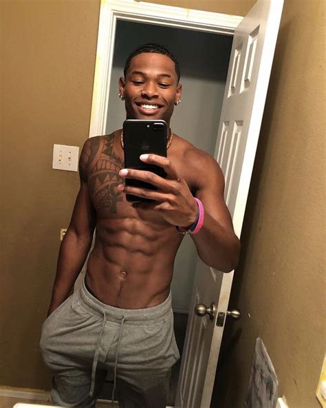 ᴘɪɴᴛᴇʀᴇsᴛ ғʟʏᴘʀɪɴᴄᴇss 🦋 Attractive Black Men Dark Skin Men Black Muscle Men