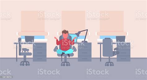사업가 자 진정 사업가 휴식 명상 스트레스 릴리프 개념 현대 사무실 인테리어 평면 수평 작업에 로터스 포즈를 앉아 웰빙에 대한