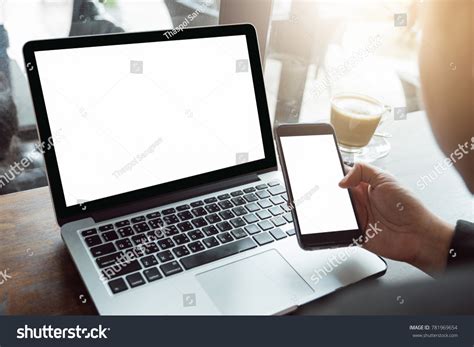 2 047 Girl Displaying Laptop With Blank Black Screen Images Stock Photos Vectors Shutterstock