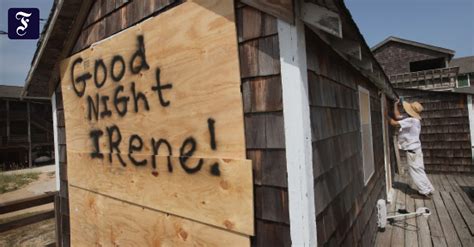 Ausnahmezustand Ostküste Bereitet Sich Auf Hurrikan „irene“ Vor