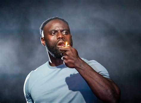 Review Othello By Frantic Assembly Curve East Midlands Theatre