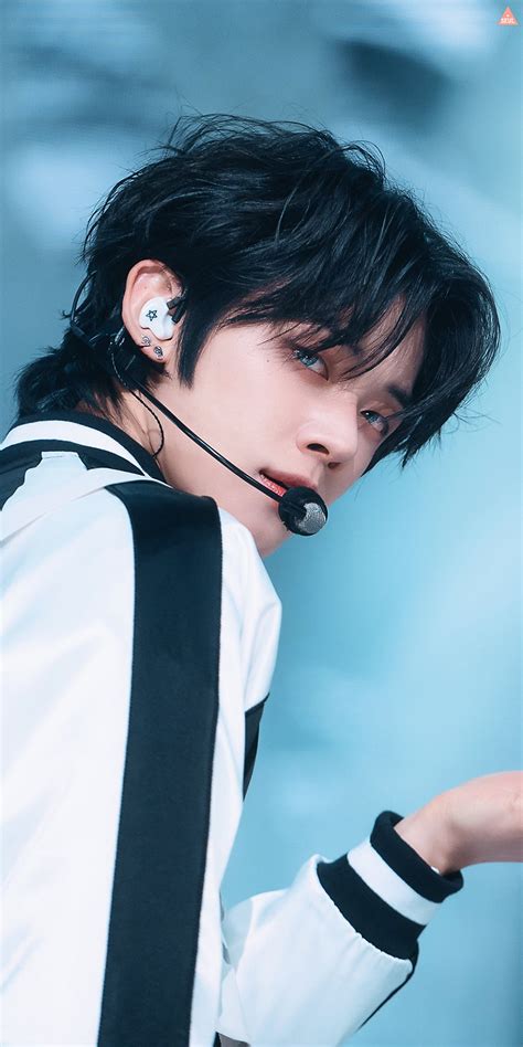 투모로우바이투게더 연준 Devil By The Window 무대 2 배경화면by슬짱