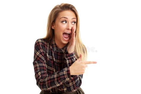 Mujer Que Susurra Al Novio Imagen De Archivo Imagen De Novio 41163949