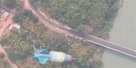 စစ်ကောင်စီစစ်ဆေးရေးဂိတ်ကို ရေးဘီလူးအဖွဲ့ ဒရုန်းဖြင့်တိုက်ခိုက် နိုင်ငံတကာမြန်မာ့သတင်း