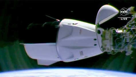 Spacex Capsule To Dock With Iss Carrying International Astronauts Cnn