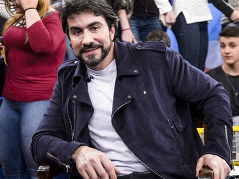 Padre Fábio de Melo faz 1ª tatuagem em homenagem à mãe Folha PE