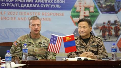 Б Ууганбаяр Манай аврагчид сонсдог байсан бол заадаг туршлага солилцдог болсон