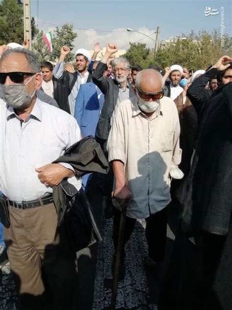 عکس حدادعادل در مراسم تشییع پیکر شهید علی‌وردی