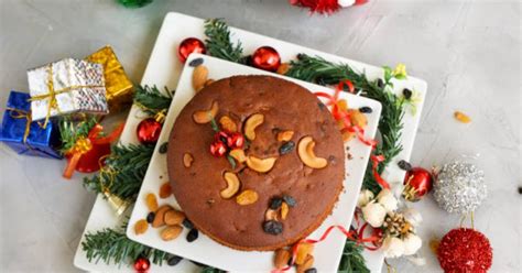 Christmas पर बनाना है बिना ओवन और अंडे के Cake तो जानिए Eggless Plum