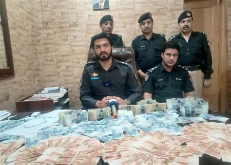 Three Of Robbers`gang Arrested Looted Cash Recovered