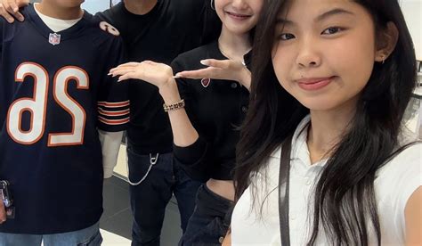 รวมรูปภาพของ เปิดภาพ น้องสมใจ ลูกสาว เต๋า สมชาย วัย 15 กับกีฬาวอลเลย์บอล ช็อตเสิร์ฟที่ไม่