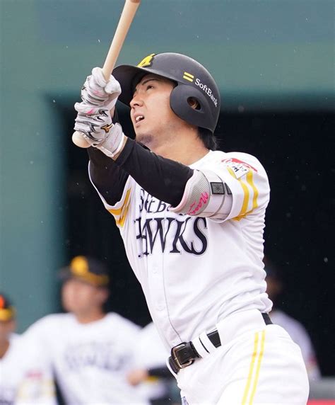 ドラフト1位→育成の5年目苦労人、先頭打者アーチから2打席連発にもソフトバンク佐藤直樹「いい内容の打席を」目標は打率4割：「おっ！」で