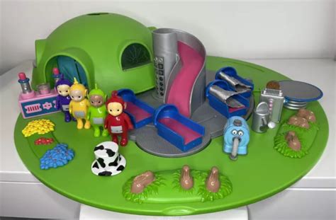 Teletubbies Rare Home Hill House Playset Figures And Accessories Vintage