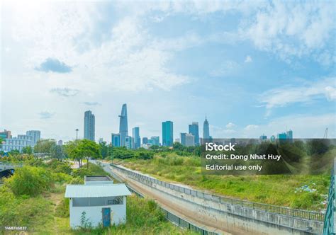 호치민시 또는 베트남 사이곤의 아름다운 풍경 일몰 비텍스코 파이낸셜 타워와 초고층 빌딩 비즈니스 및 조경 개념입니다 0명에 대한 스톡 사진 및 기타 이미지 Istock