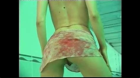 Писает в бассейн 2025 Частное фото и видео записи с вебок Много