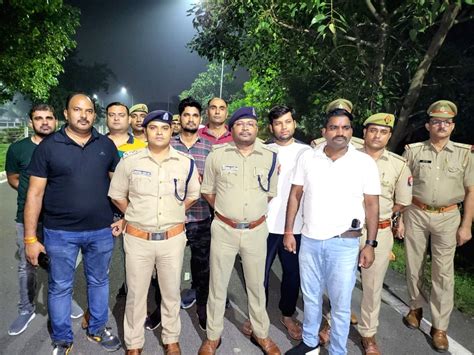 Free Photo Encounter Between Police And Miscreants 25 Thousand Reward