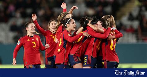 Five Star Spain Cruise Into World Cup Knockouts The Daily Star