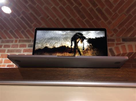 MacBook Pro z Touch Bar przewrotna recenzja jabłkowego laptopa