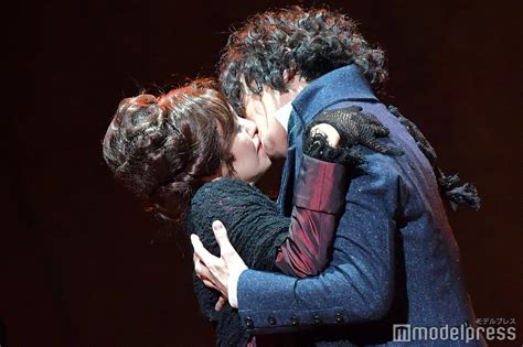 画像18 稲垣吾郎、熱いキス・ラブシーン披露 剛力彩芽との激しいぶつかり合いも＜no9－不滅の旋律－＞ モデルプレス