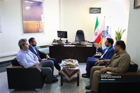 ایمنا بازدید مدیر منطقه ۴ شهرداری اصفهان از خبرگزاری ایمنا