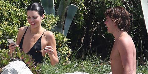 Pics Kendall Jenner Hangs Out With Bella Hadids Ex Fling
