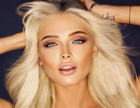 Алёна Шишкова показала фото с мамой